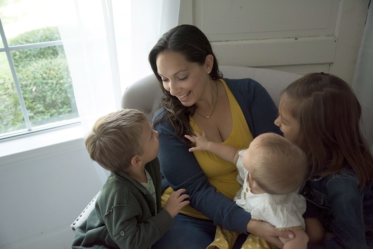 3 Completely Obvious Reasons Every Mom Needs Photos With Her Kids